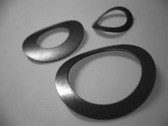 ARANDELAS ELASTICAS CURVADAS Imagen - Boletin Industrial